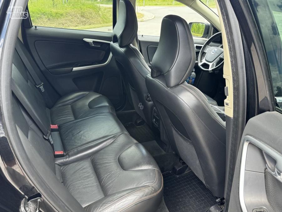 Volvo XC60 2009 Šauļi, ar dzinēja tilpumu 2.40 L un nobraukumu 296 tūkst. km par 8400 €, foto 18 vietnē AUTOMOTO.COM.LV