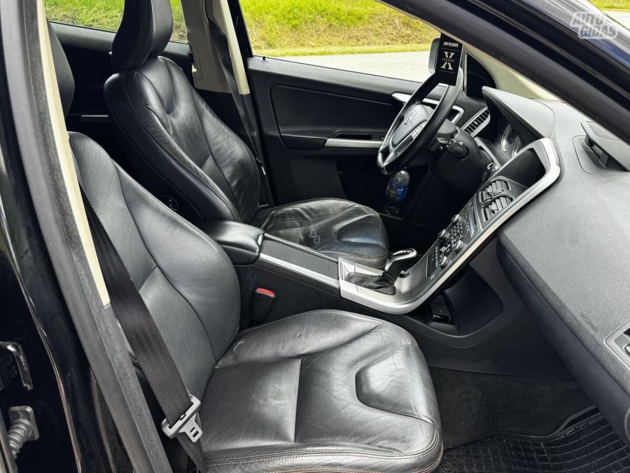 Volvo XC60 2009 Šauļi, ar dzinēja tilpumu 2.40 L un nobraukumu 296 tūkst. km par 8400 €, foto 19 vietnē AUTOMOTO.COM.LV