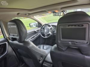 Volvo XC60 2009 in Raseiniai, with an engine capacity of 2.40 L and mileage of 285 thousand km for 7500 €, photo 5 on AUTOMOTO.COM.LV
