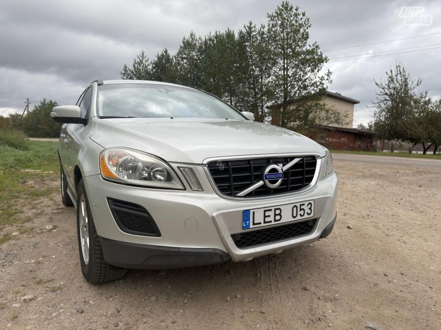 Volvo XC60 2009 in Kaunas, with an engine capacity of 2.40 L and mileage of 390 thousand km for 5250 €, photo 1 on AUTOMOTO.COM.LV