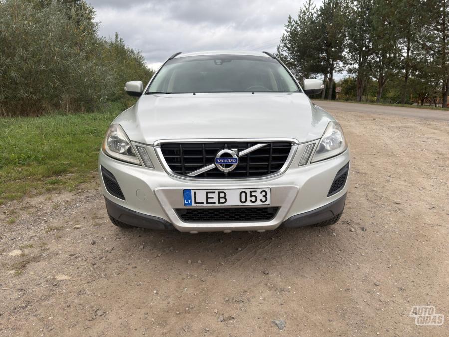 Volvo XC60 2009 in Kaunas, with an engine capacity of 2.40 L and mileage of 390 thousand km for 5250 €, photo 3 on AUTOMOTO.COM.LV