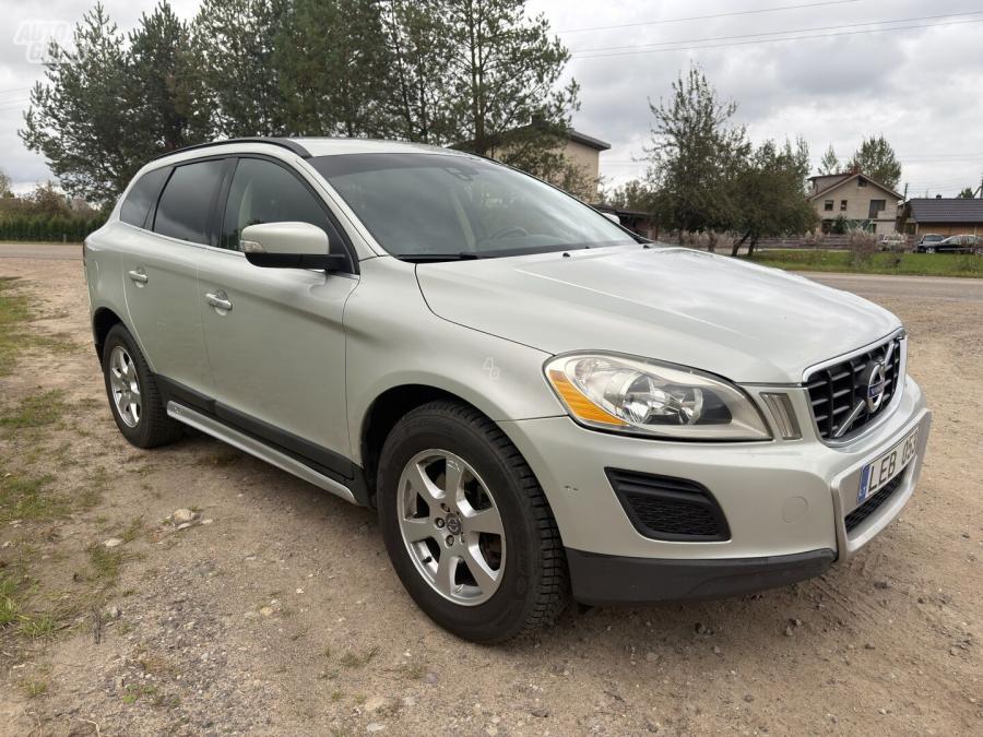 Volvo XC60 2009 in Kaunas, with an engine capacity of 2.40 L and mileage of 390 thousand km for 5250 €, photo 4 on AUTOMOTO.COM.LV