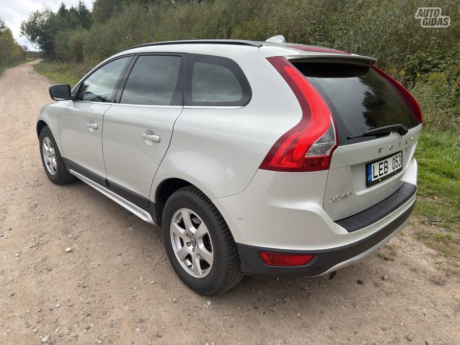 Volvo XC60 2009 in Kaunas, with an engine capacity of 2.40 L and mileage of 390 thousand km for 5250 €, photo 7 on AUTOMOTO.COM.LV