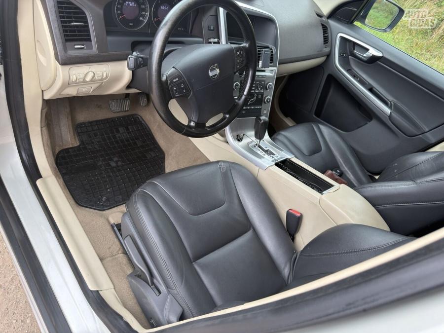 Volvo XC60 2009 in Kaunas, with an engine capacity of 2.40 L and mileage of 390 thousand km for 5250 €, photo 14 on AUTOMOTO.COM.LV
