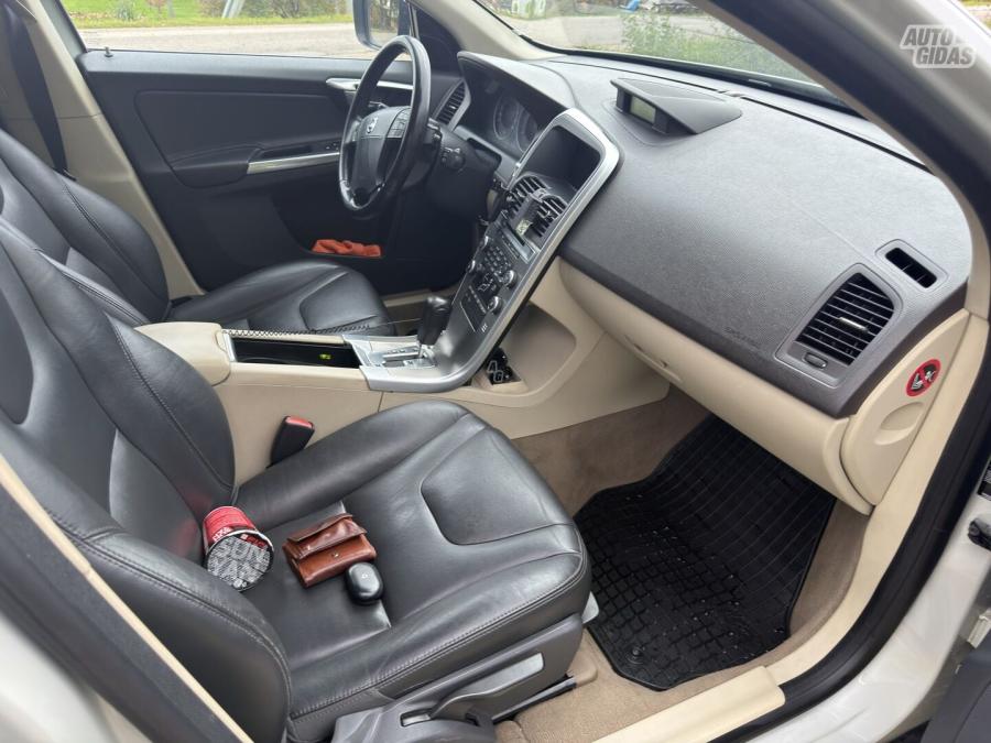 Volvo XC60 2009 in Kaunas, with an engine capacity of 2.40 L and mileage of 390 thousand km for 5250 €, photo 15 on AUTOMOTO.COM.LV