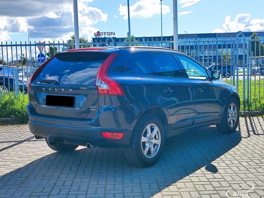 Volvo XC60 2009 in Klaipeda, with an engine capacity of 2.40 L and mileage of 233 thousand km for 7500 €, photo 3 on AUTOMOTO.COM.LV