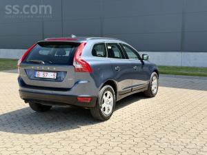 Volvo XC60 2010 Rīga, ar dzinēja tilpumu 2.40 L un nobraukumu 239 tūkst. km par 7200 €, foto 4 vietnē AUTOMOTO.COM.LV