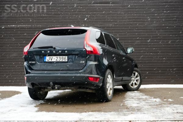 Volvo XC60 2010 in Riga, with an engine capacity of 2.00 L and mileage of 313 thousand km for 6490 €, photo 3 on AUTOMOTO.COM.LV