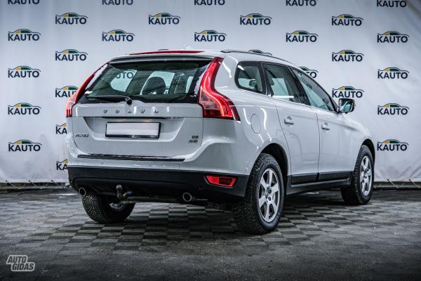 Volvo XC60 2010 in Kaunas, with an engine capacity of 2.40 L and mileage of 214 thousand km for 8790 €, photo 3 on AUTOMOTO.COM.LV