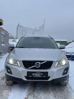 Volvo XC60 2010 in Pabrade, with an engine capacity of 2.40 L and mileage of 300 thousand km for 7999 €, photo 3 on AUTOMOTO.COM.LV