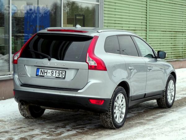 Volvo XC60 2010 in Riga, with an engine capacity of 2.40 L and mileage of 247 thousand km for 8400 €, photo 2 on AUTOMOTO.COM.LV