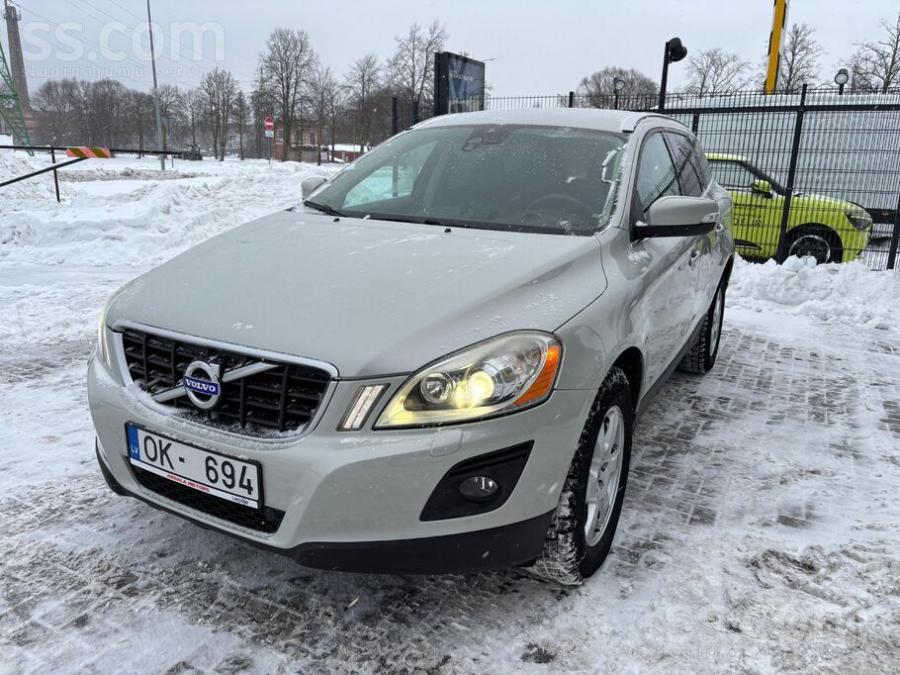 Volvo XC60 2010 Liepāja, ar dzinēja tilpumu 2.40 L un nobraukumu 222 tūkst. km par 7840 €, foto 1 vietnē AUTOMOTO.COM.LV