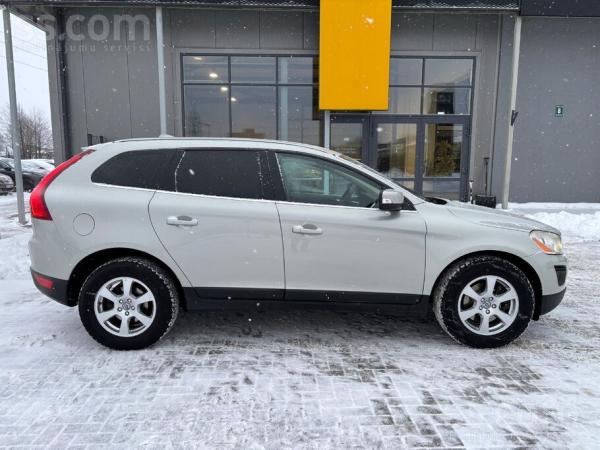 Volvo XC60 2010 in Liepaja, with an engine capacity of 2.40 L and mileage of 222 thousand km for 7840 €, photo 3 on AUTOMOTO.COM.LV