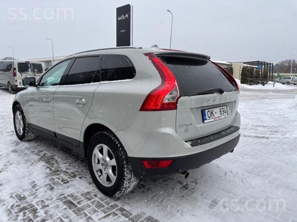 Volvo XC60 2010 in Liepaja, with an engine capacity of 2.40 L and mileage of 222 thousand km for 7840 €, photo 8 on AUTOMOTO.COM.LV