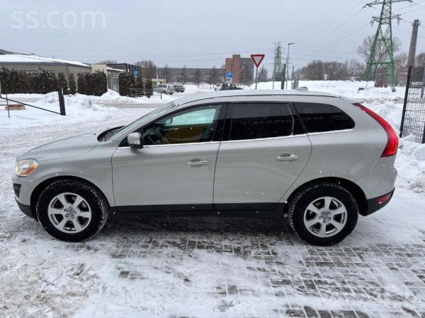 Volvo XC60 2010 in Liepaja, with an engine capacity of 2.40 L and mileage of 222 thousand km for 7840 €, photo 10 on AUTOMOTO.COM.LV