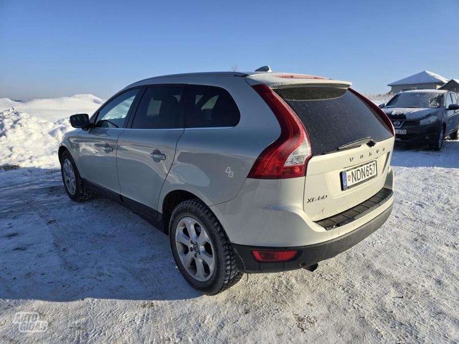 Volvo XC60 2010 Viļņa, ar dzinēja tilpumu 2.00 L un nobraukumu 282 tūkst. km par 6500 €, foto 3 vietnē AUTOMOTO.COM.LV