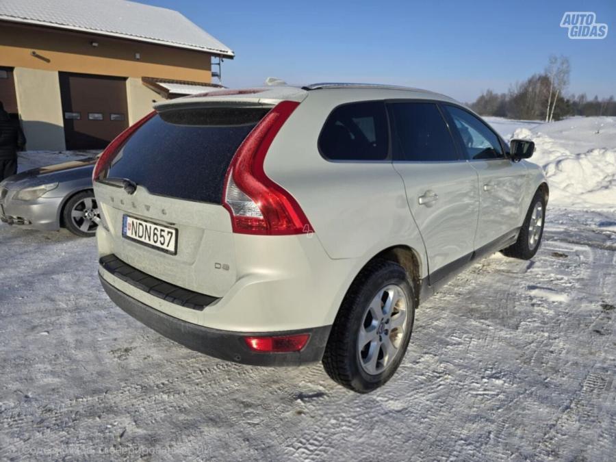 Volvo XC60 2010 Viļņa, ar dzinēja tilpumu 2.00 L un nobraukumu 282 tūkst. km par 6500 €, foto 4 vietnē AUTOMOTO.COM.LV