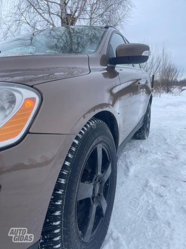 Volvo XC60 2010 in Panevezys, with an engine capacity of 2.40 L and mileage of 320 thousand km for 6800 €, photo 11 on AUTOMOTO.COM.LV