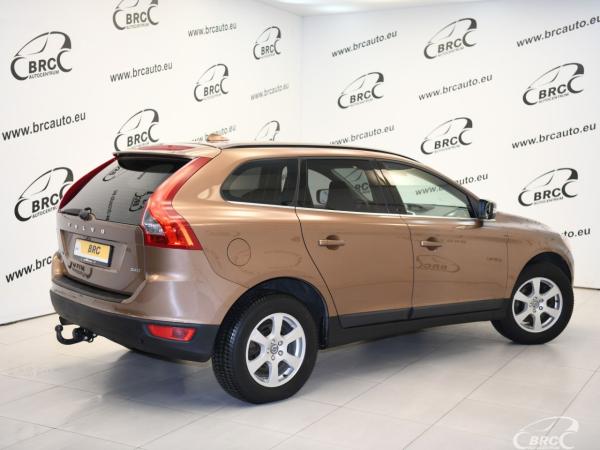 Volvo XC60 2010 in Vilnius, with an engine capacity of 2.40 L and mileage of 348 thousand km for 4900 €, photo 2 on AUTOMOTO.COM.LV