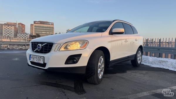 Volvo XC60 2010 in Vilnius, with an engine capacity of 2.40 L and mileage of 301 thousand km for 7400 €, photo 3 on AUTOMOTO.COM.LV