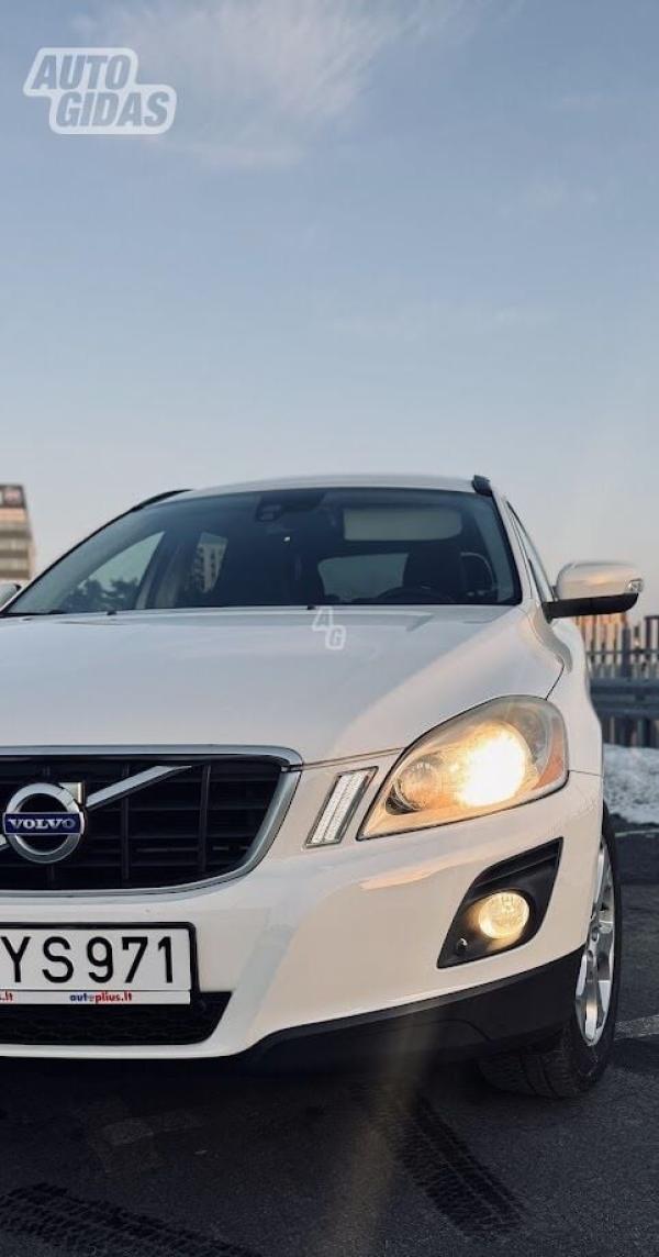 Volvo XC60 2010 in Vilnius, with an engine capacity of 2.40 L and mileage of 301 thousand km for 7400 €, photo 6 on AUTOMOTO.COM.LV