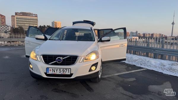 Volvo XC60 2010 in Vilnius, with an engine capacity of 2.40 L and mileage of 301 thousand km for 7400 €, photo 9 on AUTOMOTO.COM.LV