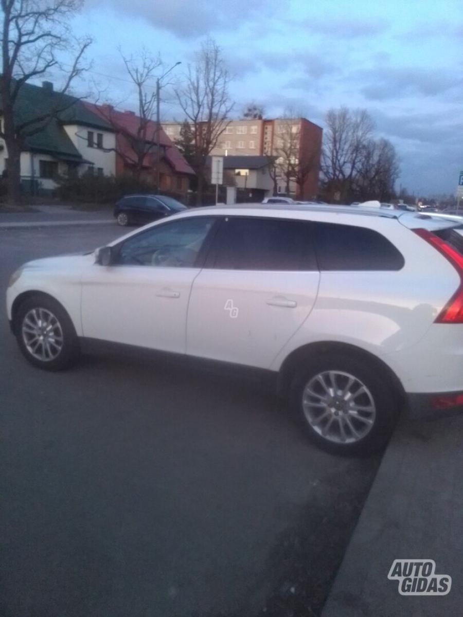 Volvo XC60 2010 Kauņa, ar dzinēja tilpumu 3.00 L un nobraukumu 293 tūkst. km par 5200 €, foto 3 vietnē AUTOMOTO.COM.LV