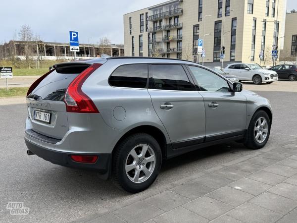 Volvo XC60 2010 in Vilnius, with an engine capacity of 2.40 L and mileage of 335 thousand km for 8500 €, photo 8 on AUTOMOTO.COM.LV