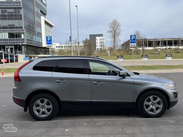 Volvo XC60 2010 in Vilnius, with an engine capacity of 2.40 L and mileage of 335 thousand km for 8500 €, photo 9 on AUTOMOTO.COM.LV