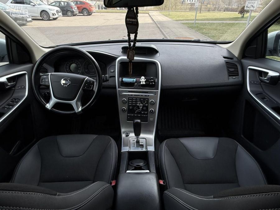 Volvo XC60 2010 Viļņa, ar dzinēja tilpumu 2.40 L un nobraukumu 335 tūkst. km par 8500 €, foto 21 vietnē AUTOMOTO.COM.LV