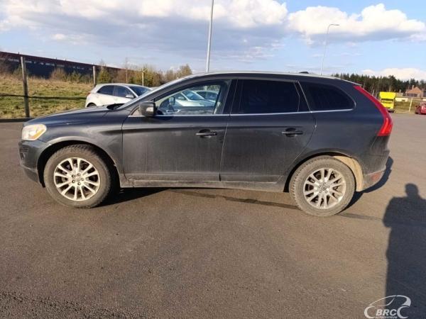 Volvo XC60 2010 in Vilnius, with an engine capacity of 2.40 L and mileage of 335 thousand km for 5900 €, photo 2 on AUTOMOTO.COM.LV