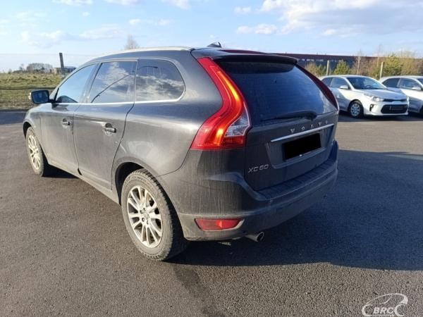 Volvo XC60 2010 in Vilnius, with an engine capacity of 2.40 L and mileage of 335 thousand km for 5900 €, photo 3 on AUTOMOTO.COM.LV