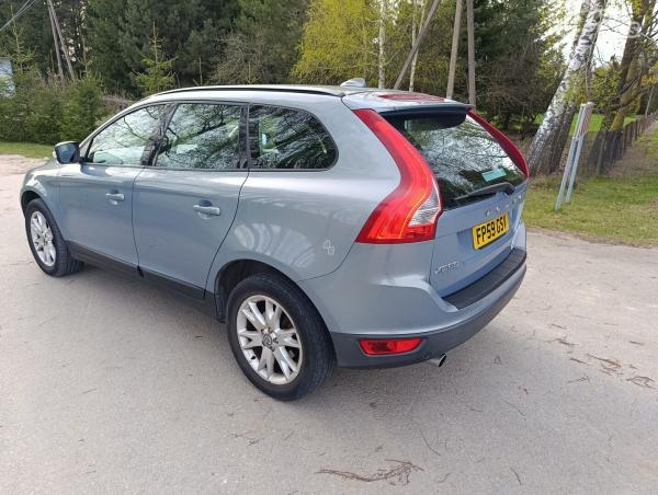 Volvo XC60 2010 Marijampole, ar dzinēja tilpumu 2.40 L un nobraukumu 250 tūkst. km par 2350 €, foto 7 vietnē AUTOMOTO.COM.LV