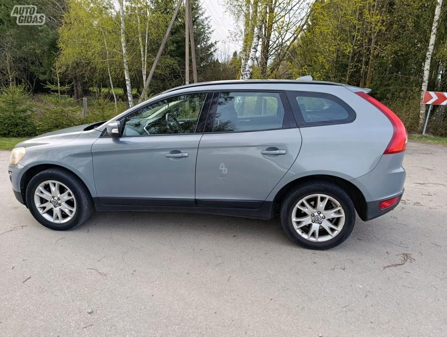 Volvo XC60 2010 Marijampole, ar dzinēja tilpumu 2.40 L un nobraukumu 250 tūkst. km par 2350 €, foto 9 vietnē AUTOMOTO.COM.LV