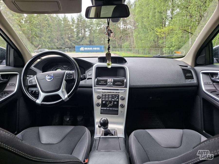 Volvo XC60 2010 in Ukmerge, with an engine capacity of 2.40 L and mileage of 315 thousand km for 7500 €, photo 6 on AUTOMOTO.COM.LV