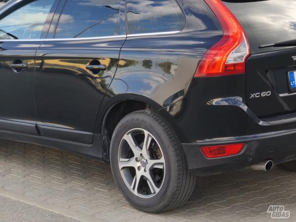 Volvo XC60 2010 Viļņa, ar dzinēja tilpumu 2.40 L un nobraukumu 321 tūkst. km par 7000 €, foto 8 vietnē AUTOMOTO.COM.LV