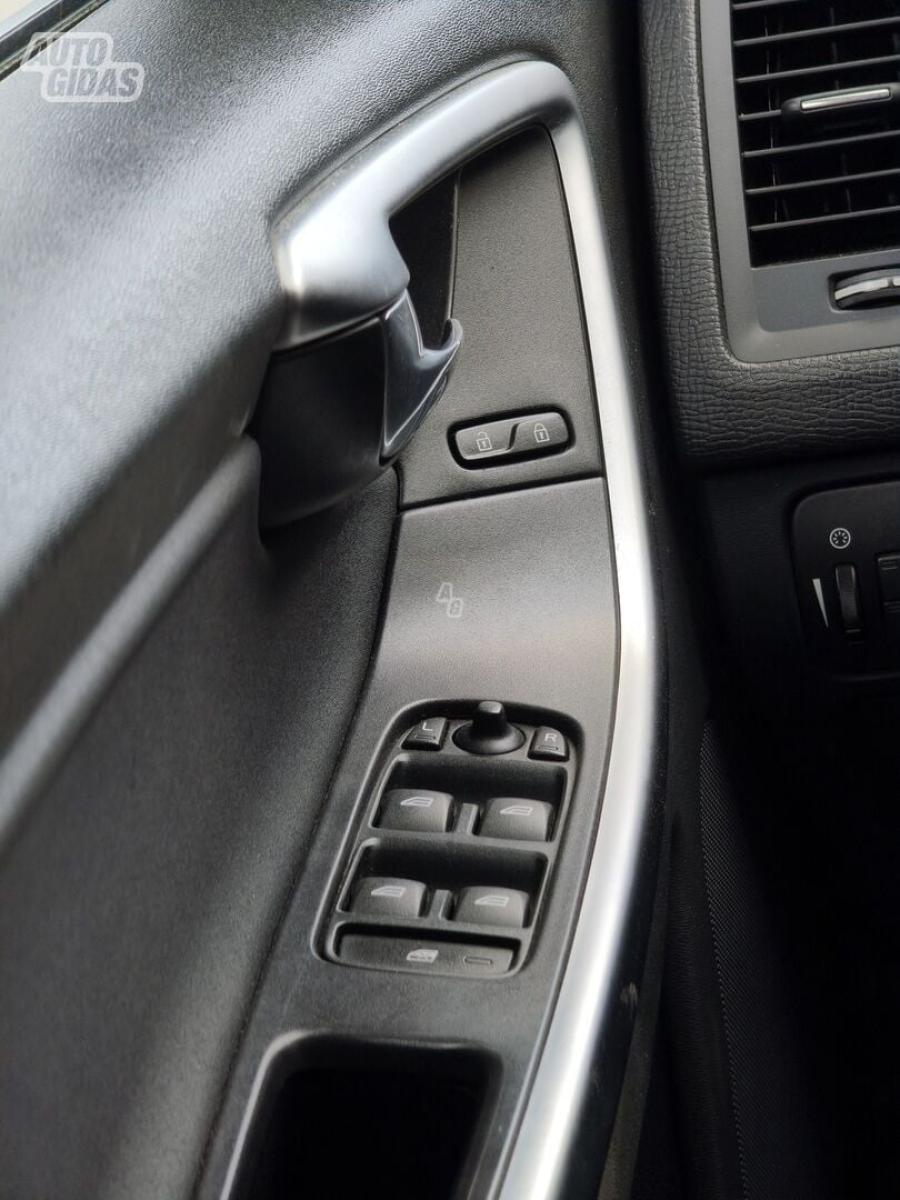 Volvo XC60 2010 in Vilnius, with an engine capacity of 2.40 L and mileage of 321 thousand km for 7000 €, photo 15 on AUTOMOTO.COM.LV