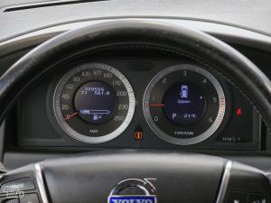 Volvo XC60 2010 in Vilnius, with an engine capacity of 2.40 L and mileage of 321 thousand km for 7000 €, photo 17 on AUTOMOTO.COM.LV