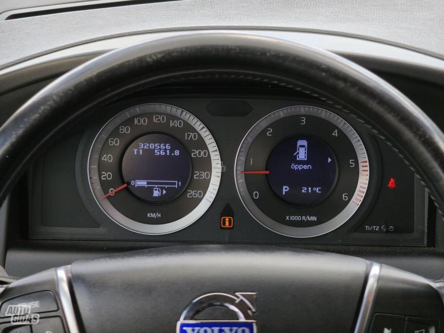 Volvo XC60 2010 in Vilnius, with an engine capacity of 2.40 L and mileage of 321 thousand km for 7000 €, photo 17 on AUTOMOTO.COM.LV