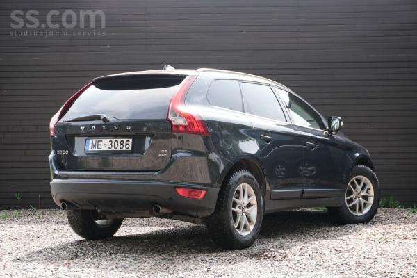 Volvo XC60 2010 in Riga, with an engine capacity of 2.40 L and mileage of 290 thousand km for 8890 €, photo 3 on AUTOMOTO.COM.LV