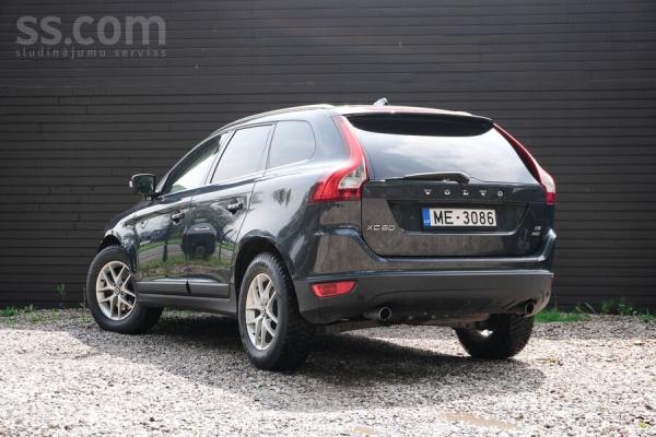 Volvo XC60 2010 Rīga, ar dzinēja tilpumu 2.40 L un nobraukumu 290 tūkst. km par 8890 €, foto 4 vietnē AUTOMOTO.COM.LV