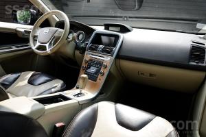 Volvo XC60 2010 in Riga, with an engine capacity of 2.40 L and mileage of 290 thousand km for 8890 €, photo 12 on AUTOMOTO.COM.LV