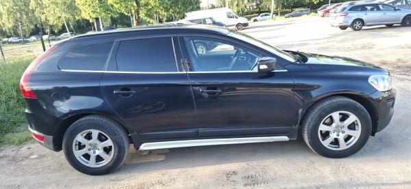 Volvo XC60 2010 in Vilnius, with an engine capacity of 2.40 L and mileage of 298 thousand km for 3200 €, photo 3 on AUTOMOTO.COM.LV