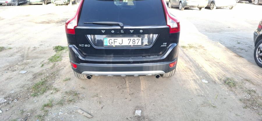 Volvo XC60 2010 Viļņa, ar dzinēja tilpumu 2.40 L un nobraukumu 298 tūkst. km par 3200 €, foto 6 vietnē AUTOMOTO.COM.LV