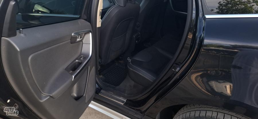 Volvo XC60 2010 Viļņa, ar dzinēja tilpumu 2.40 L un nobraukumu 298 tūkst. km par 3200 €, foto 8 vietnē AUTOMOTO.COM.LV