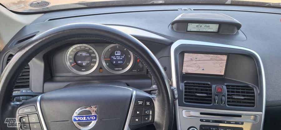 Volvo XC60 2010 Viļņa, ar dzinēja tilpumu 2.40 L un nobraukumu 298 tūkst. km par 3200 €, foto 16 vietnē AUTOMOTO.COM.LV