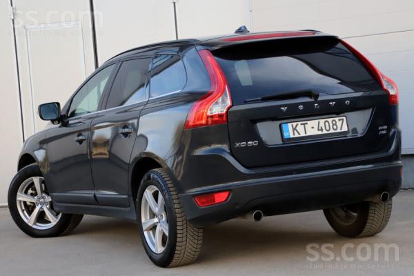 Volvo XC60 2010 in Tukums, with an engine capacity of 2.40 L and mileage of 333 thousand km for 7450 €, photo 5 on AUTOMOTO.COM.LV