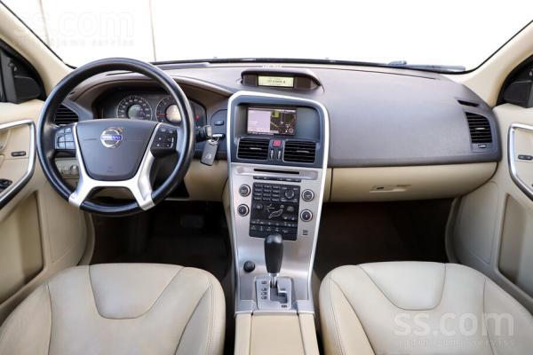 Volvo XC60 2010 in Tukums, with an engine capacity of 2.40 L and mileage of 333 thousand km for 7450 €, photo 6 on AUTOMOTO.COM.LV