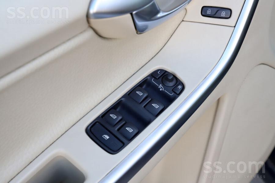 Volvo XC60 2010 Tukums, ar dzinēja tilpumu 2.40 L un nobraukumu 333 tūkst. km par 7450 €, foto 14 vietnē AUTOMOTO.COM.LV