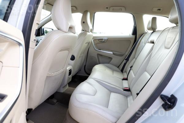 Volvo XC60 2010 Tukums, ar dzinēja tilpumu 2.40 L un nobraukumu 0 tūkst. km par 6990 €, foto 8 vietnē AUTOMOTO.COM.LV